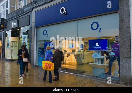 o2 retail mobile phone store window display and shopfront within ...