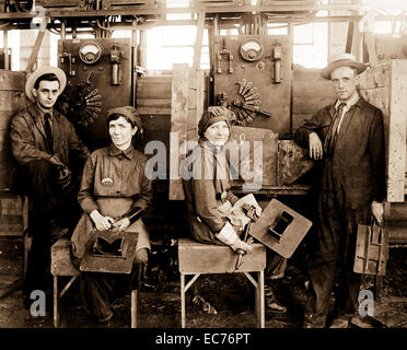 Women welders in World War II, circa 1940's Stock Photo - Alamy