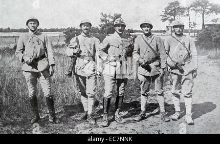 World War I, French soldiers prepare ammo, circa 1914-1918 Stock Photo ...