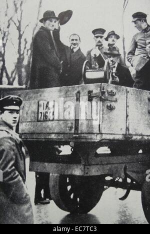 Spartacists during the Spartacist uprising in Germany January 1919 ...