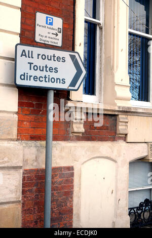French 'Toutes Directions' (All Directions) road sign Stock Photo - Alamy