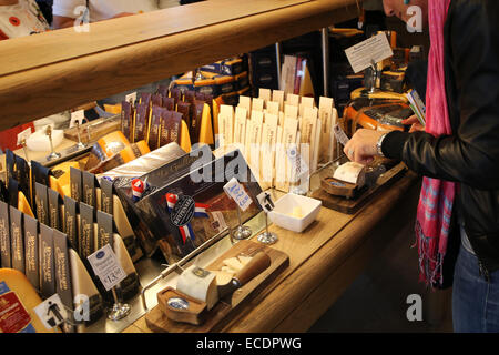 Amsterdam cheese shop Stock Photo - Alamy