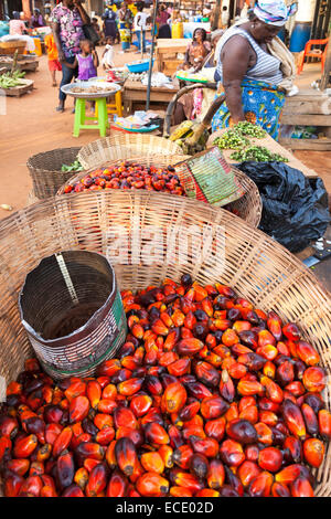 Africa Fruit Vegetable Stall Ghana Kumasi Market Stock Photo - Alamy