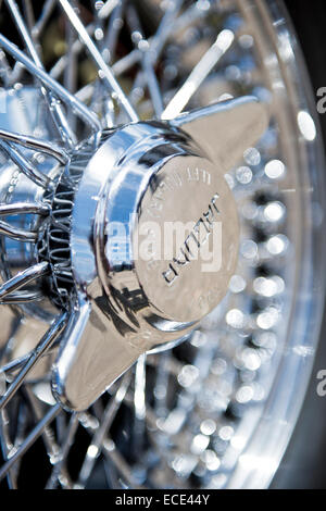 Jaguar E Type wire wheel. Classic british sports car wheel Stock Photo ...