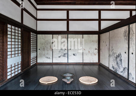 Painted sliding screens (fusuma) in the zen Buddhist temple of Shoden ...