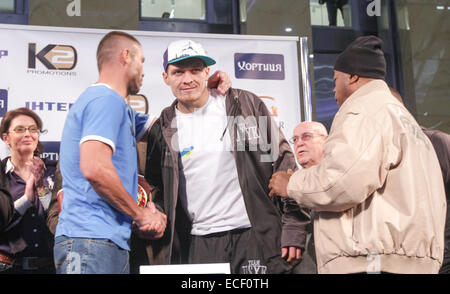 World Heavyweight Champion boxer Oleksandr Usyk and Sir Richard Branson ...