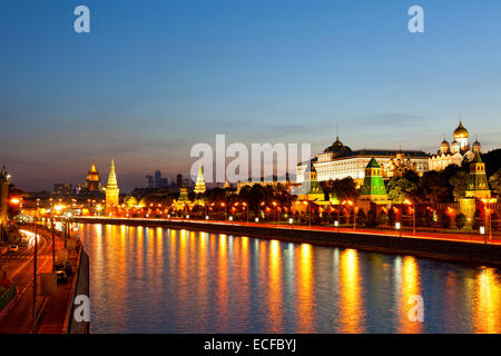 Russia, Moscow, night view of the Moskva River, the Great Stone Bridge ...