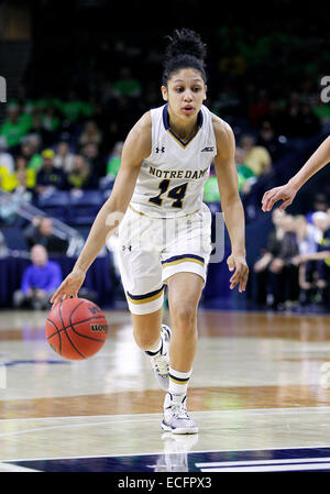 Notre Dame guard Mychal Johnson shoots during the second half of an ...