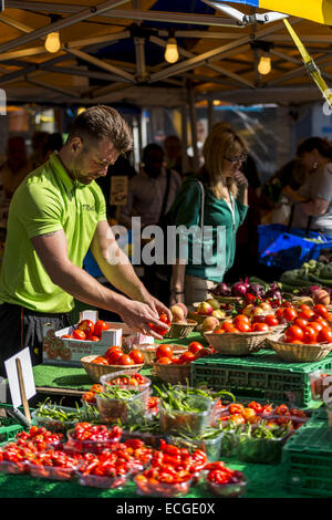 Gloucester Green outdoor market, Oxford, England, UK Stock Photo - Alamy