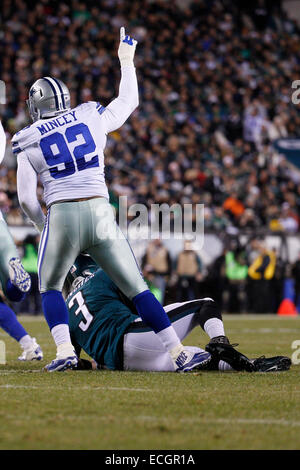 Dallas Cowboys' Jeremy Mincey (92) sacked Detroit Lions' Matthew ...