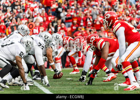 The Kansas City Chiefs line up against the Denver Broncos in an NFL ...