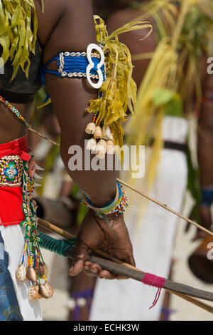 Villagers performing traditional sing sing Melanesian tribal dance in ...