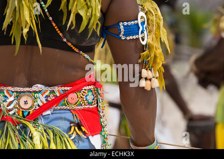 Villagers performing traditional sing sing Melanesian tribal dance in ...