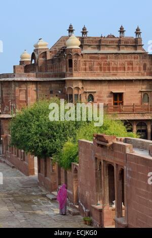 India, Rajasthan, Jaisalmer region, Pokaran fort Stock Photo - Alamy