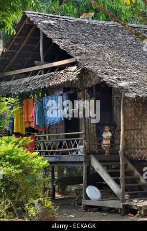 Myanmar (Burma), Mon State, Go Nut village, U Na Hawt pagoda Stock ...