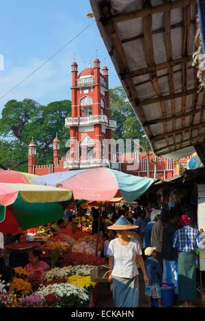 Myanmar, Kayin State, Hpa An, market, people, food Stock Photo - Alamy
