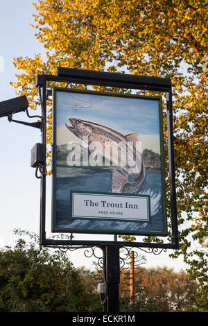 The Trout Inn, Wolvercote, Oxford Stock Photo - Alamy