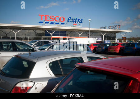Car park at the Tesco Extra super store, Corby, England Stock Photo - Alamy