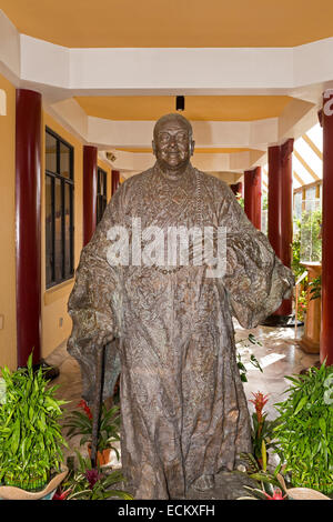 Statue of Venerable Master Hsing Yun, founder of Fo Guang Shan and ...