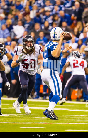 Houston Texans outside linebacker Brooks Reed (58) and tackle Andrew ...