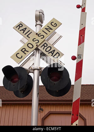 USA, California, railroad crossing warning sign Stock Photo - Alamy