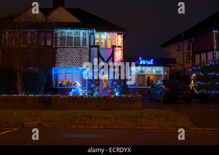 Lower Morden, Surrey, UK. 18th December, 2014. Residents of Lower ...