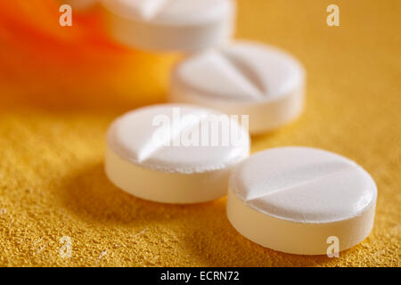 Endocet Oxycodone tablets with American packaging Stock Photo - Alamy