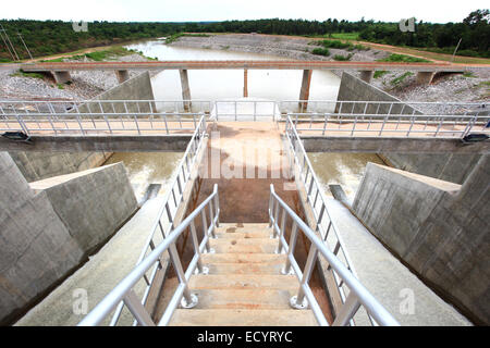 Water pouring through the water gates at dam Stock Photo - Alamy