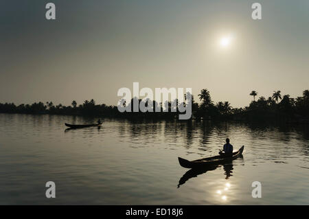 Kerala, India - fishing on the Pamba river delta Stock Photo - Alamy