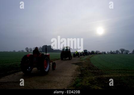 Larling, Norfolk, UK. 26th December 2014. The annual Boxing Day Larling ...