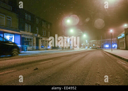 Bradford, West Yorkshire, UK. 26th Dec, 2014. UK Weather: Snow is ...
