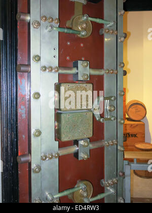 Vault door lock mechanism Stock Photo - Alamy