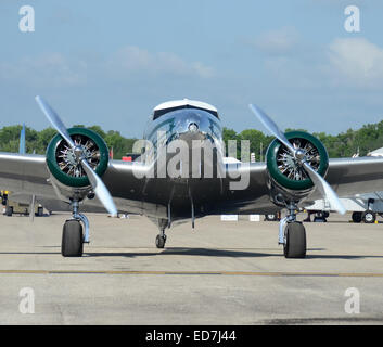 Retro propeller airplane front view Stock Photo - Alamy