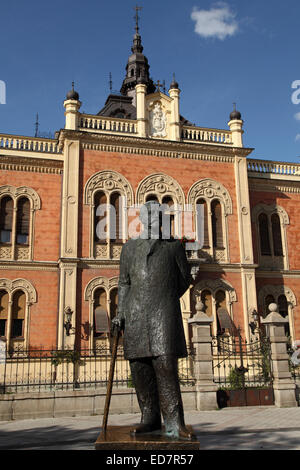 Statue of Jovan Javanovich Zmaj in Novy Sad, Serbia. Zmaj (1833 - 1904 ...