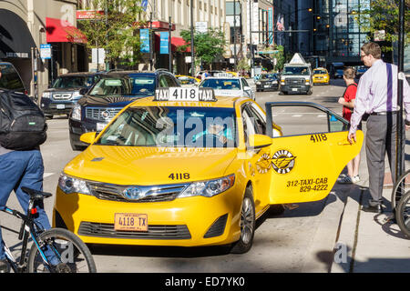 ILLINOIS Chicago Taxi cabs in row outside Ogilvie Transportation Stock ...