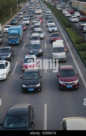 Shenzhen's congested road traffic Stock Photo - Alamy