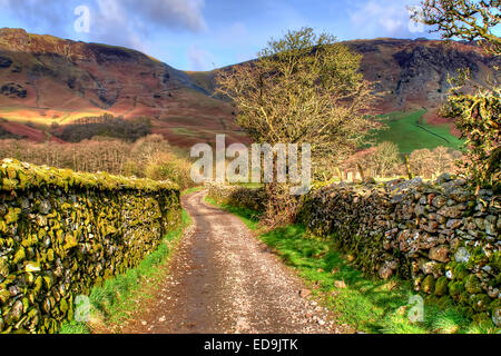The village of Rosthwaite and scenery of Borrowdale valley in winter ...