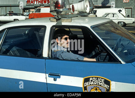 28th Precinct, New York policeman with guns drawn in Harlem 70s, USA ...