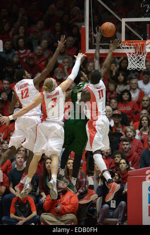 January 03, 2015: New Mexico Lobos guard Sam Logwood (20) in action ...