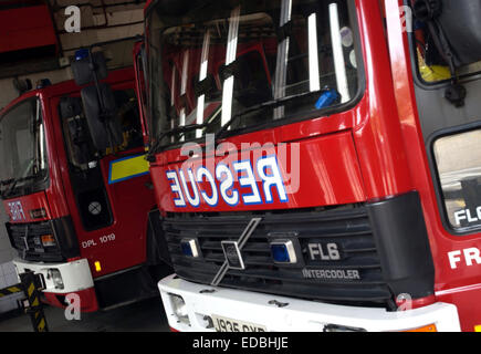 London Fire Brigade Fire Station and Fire Engines Stock Photo - Alamy
