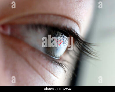 Close-up of Yahoo reflection on an eye Stock Photo - Alamy