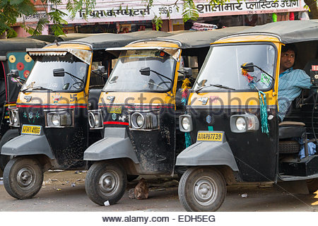 Auto rickshaw stand Stock Photo: 126940168 - Alamy