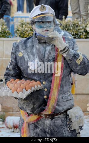Els Enfarinats flour fight, rebels, armed with flour, eggs and ...