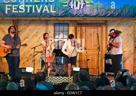 THE OH HELLOS perform at the 2014 FOUR CORNERS FOLK FESTIVAL - COLORADO ...