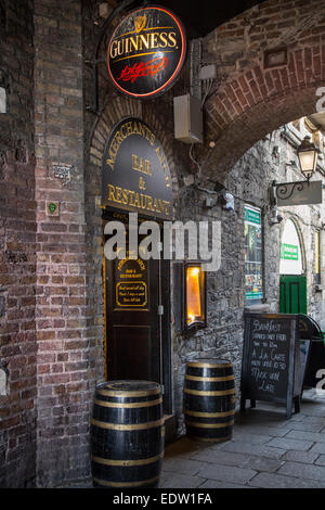 Ireland, Dublin, the Merchant's Arch Pub entrance in the Temple Bar ...
