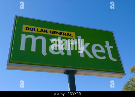 Dollar General store sign USA Stock Photo - Alamy