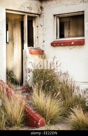Old condemned house ready for demolition Stock Photo - Alamy