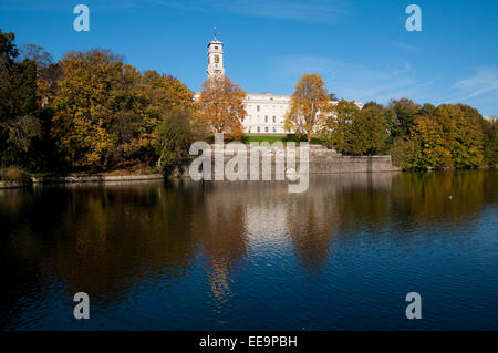 Autumn colours Highfields Park Trent Building and Highfields lake ...