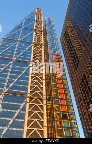 The Leadenhall Building (aka the Cheesegrater) by Richard Rogers Stock ...