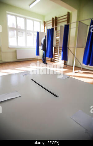 Color shot of a poll at a polling station Stock Photo - Alamy